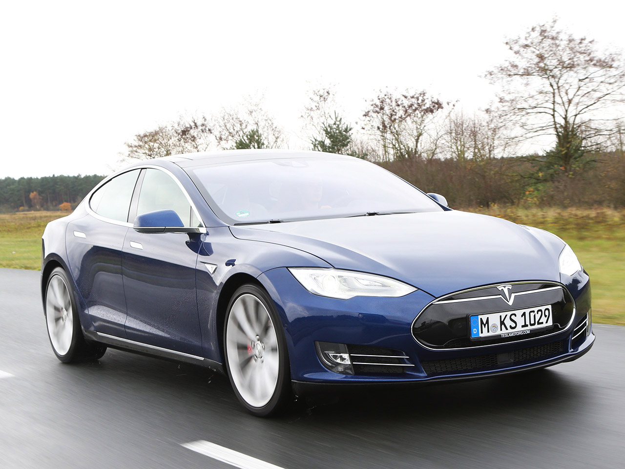BMW 750i xDrive Tesla Model S P90D Test autozeitung